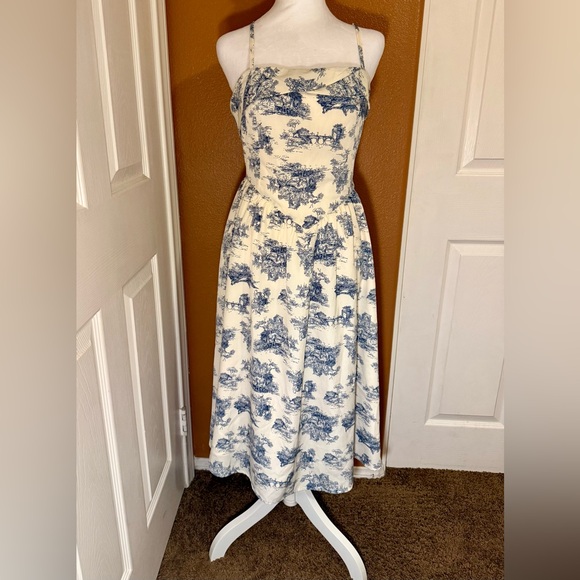 Dresses | Toile Print Blue And White Midlength Flared Dress Dir Riviera ...